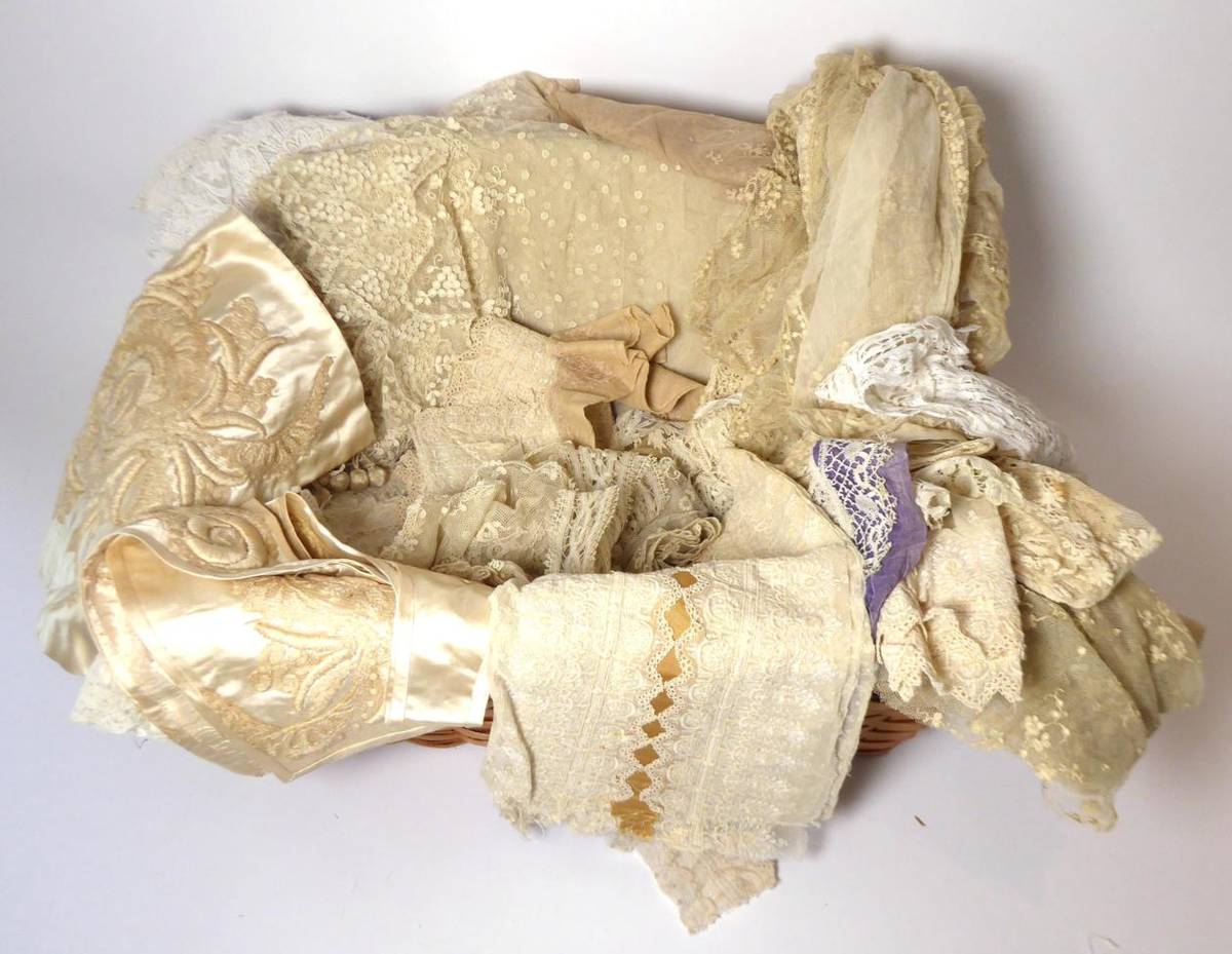 Lot 2093 - Assorted 19th Century and Later Lace,