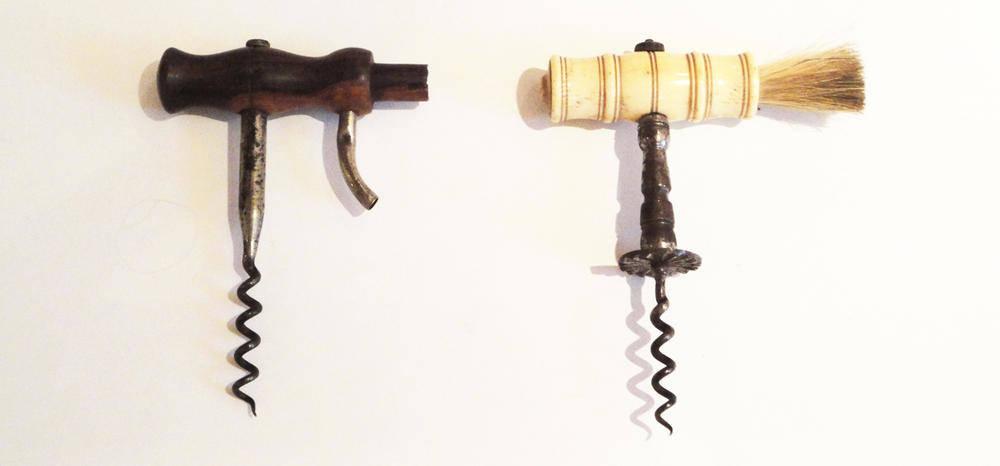 Lot 257 - A Straight Pull Corkscrew, with turned
