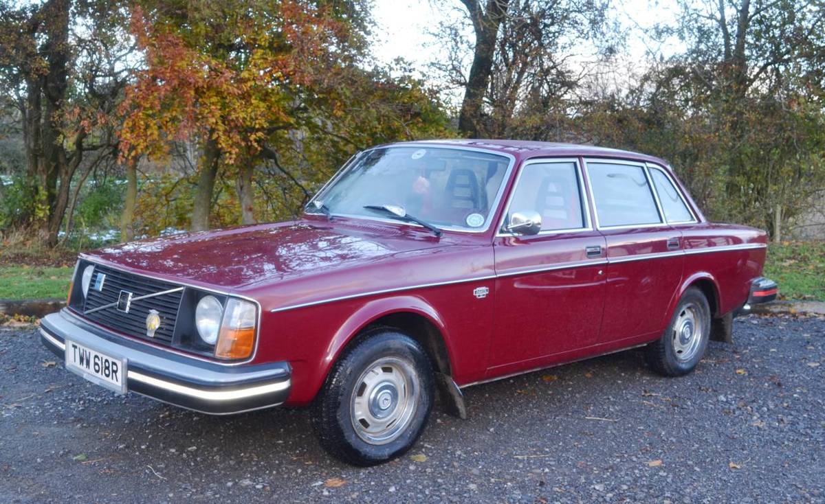 Lot 2157 - 1977 Volvo 244 DL 4 Door Saloon Manual