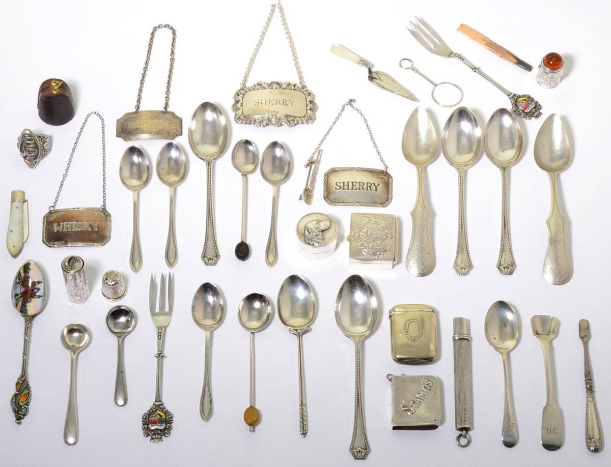 Lot 128 - A group of small silver items to include;