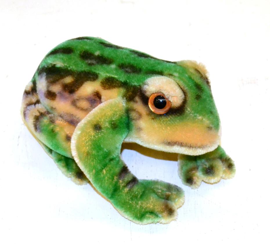 Lot 483 - A Steiff model of a frog