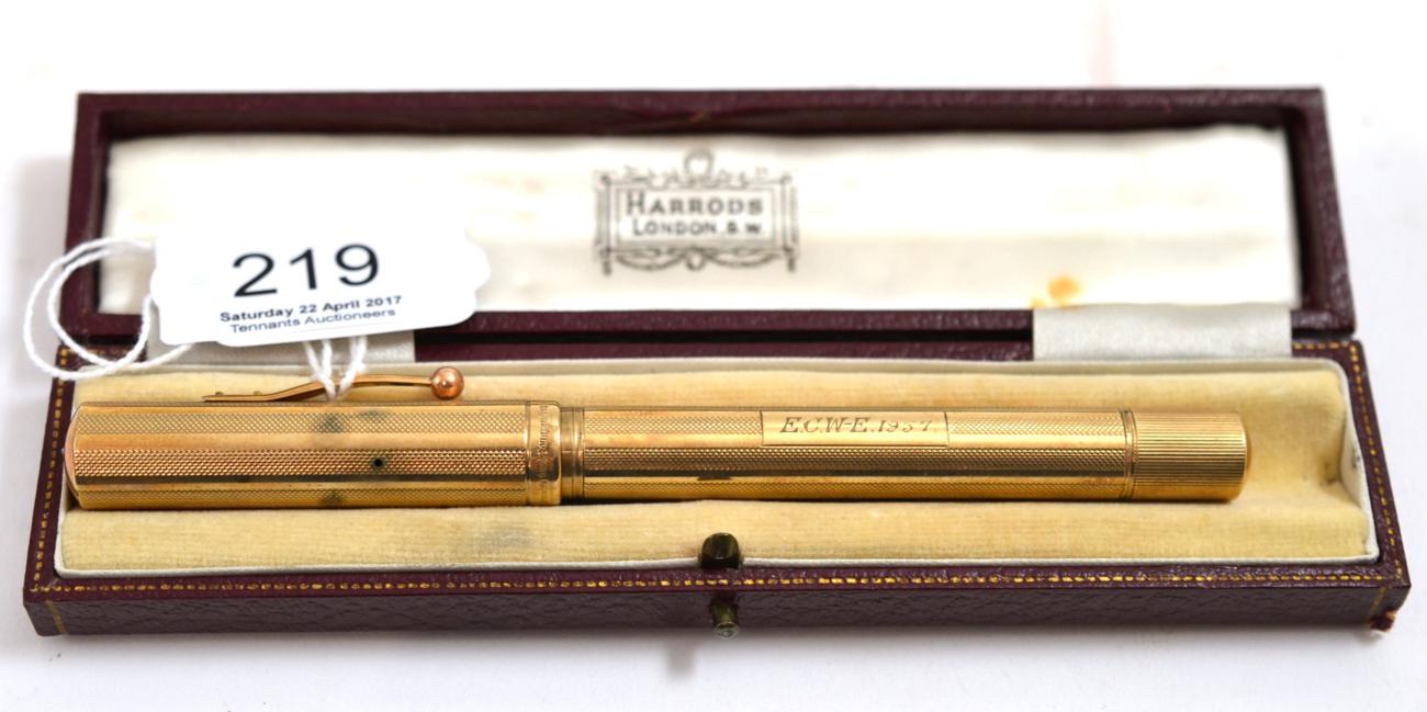 Lot 219 - A 9ct gold fountain pen in a Harrods