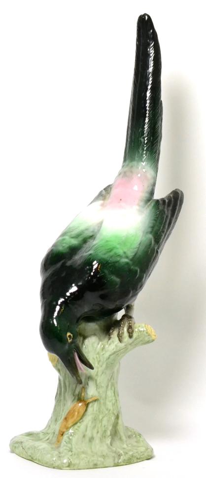 Lot 143 - A large Tuscan china model of a magpie,