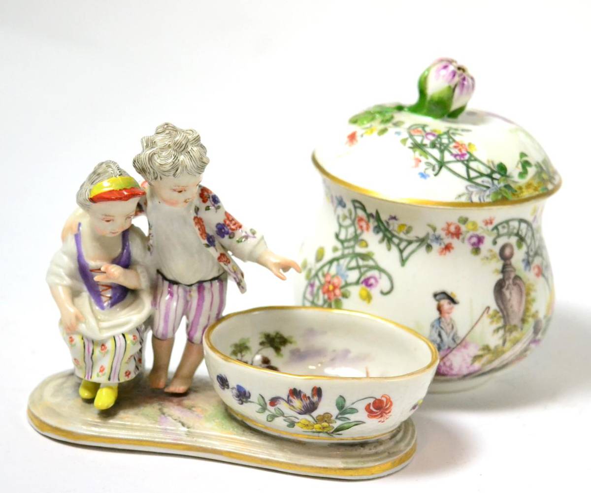 Lot 331 - A Meissen lidded pot, floral knop, floral