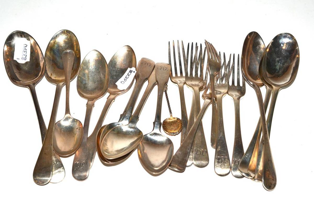 Lot 132 - A set of six silver spoons, five tablespoons,