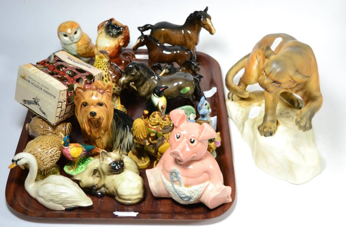 Lot 164 - A tray of pottery models including a large