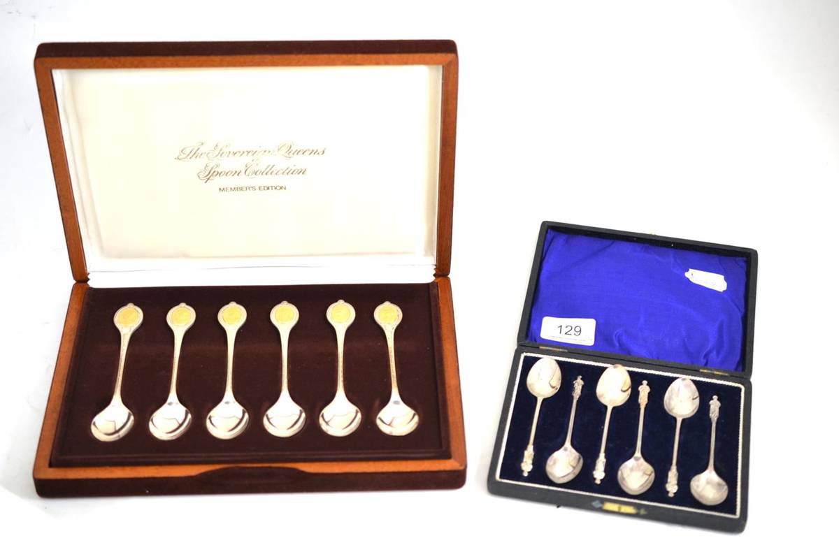 Lot 129 - Cased set of six silver teaspoons and a