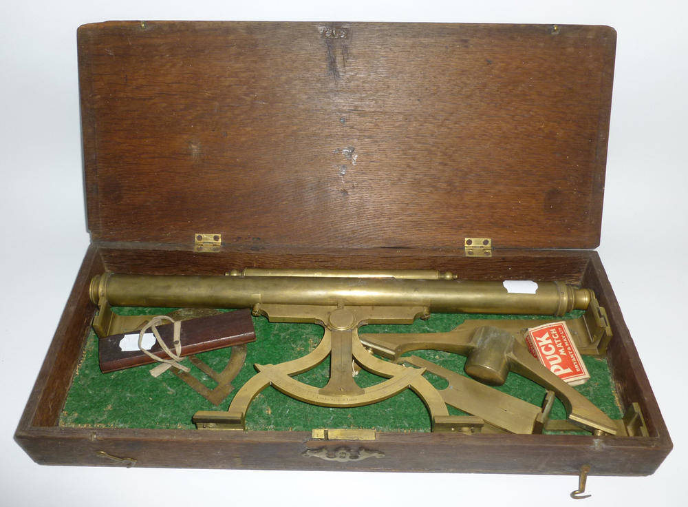 Lot 1039 - A 19th Century Lacquered Brass Sighting