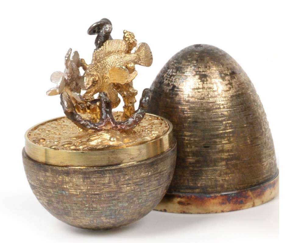 Lot 2440 - Stuart Devlin: A Silver Gilt Surprise Egg,