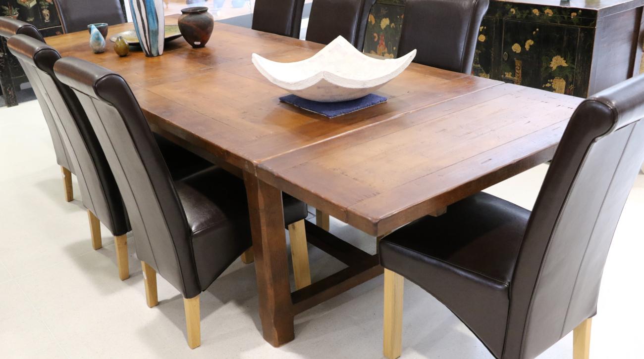 Lot 3196 - An Oak Extending Dining Table, modern, with