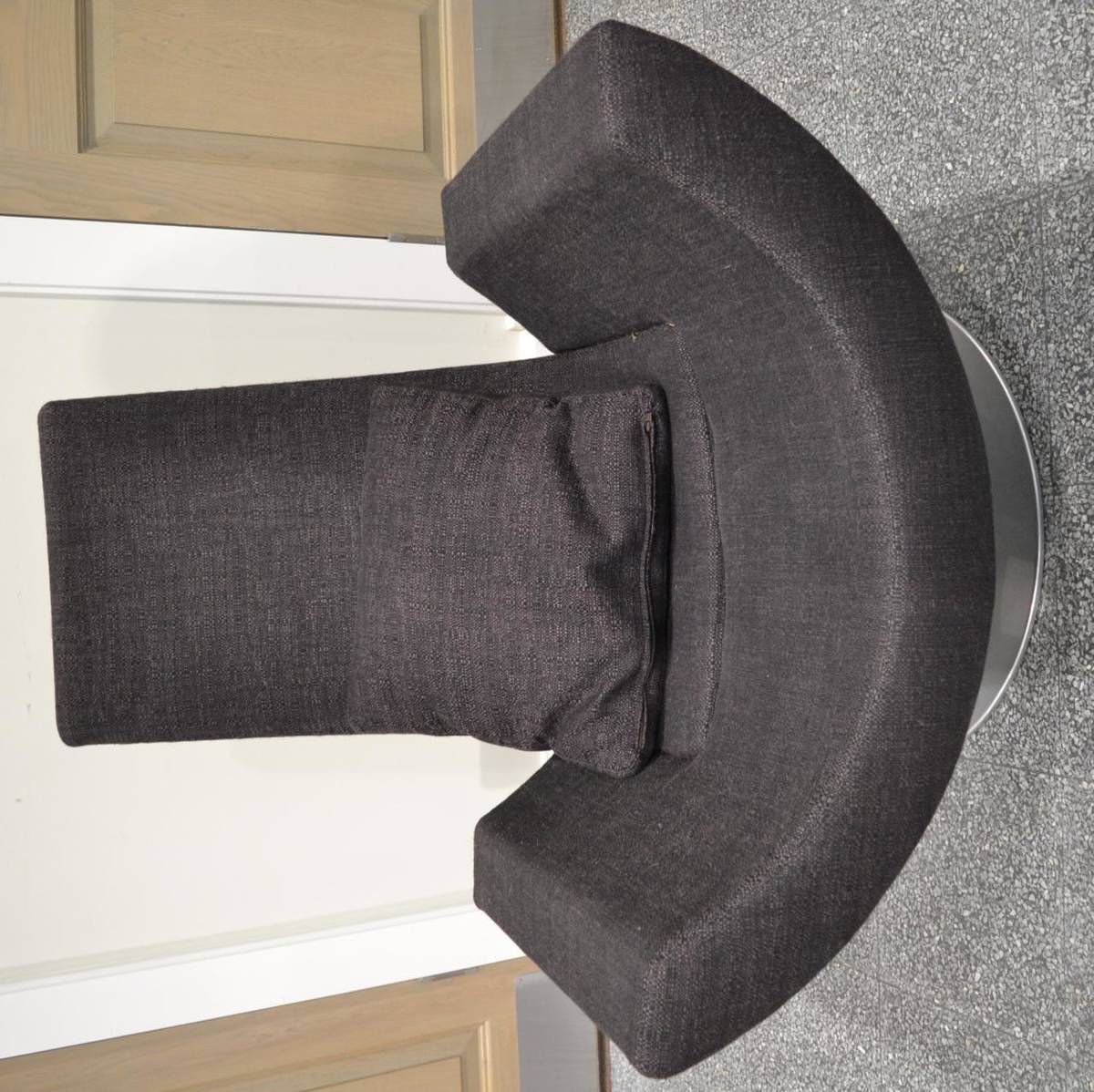 Lot 1211 - An Arketipo Fly Chair, of recent chair,