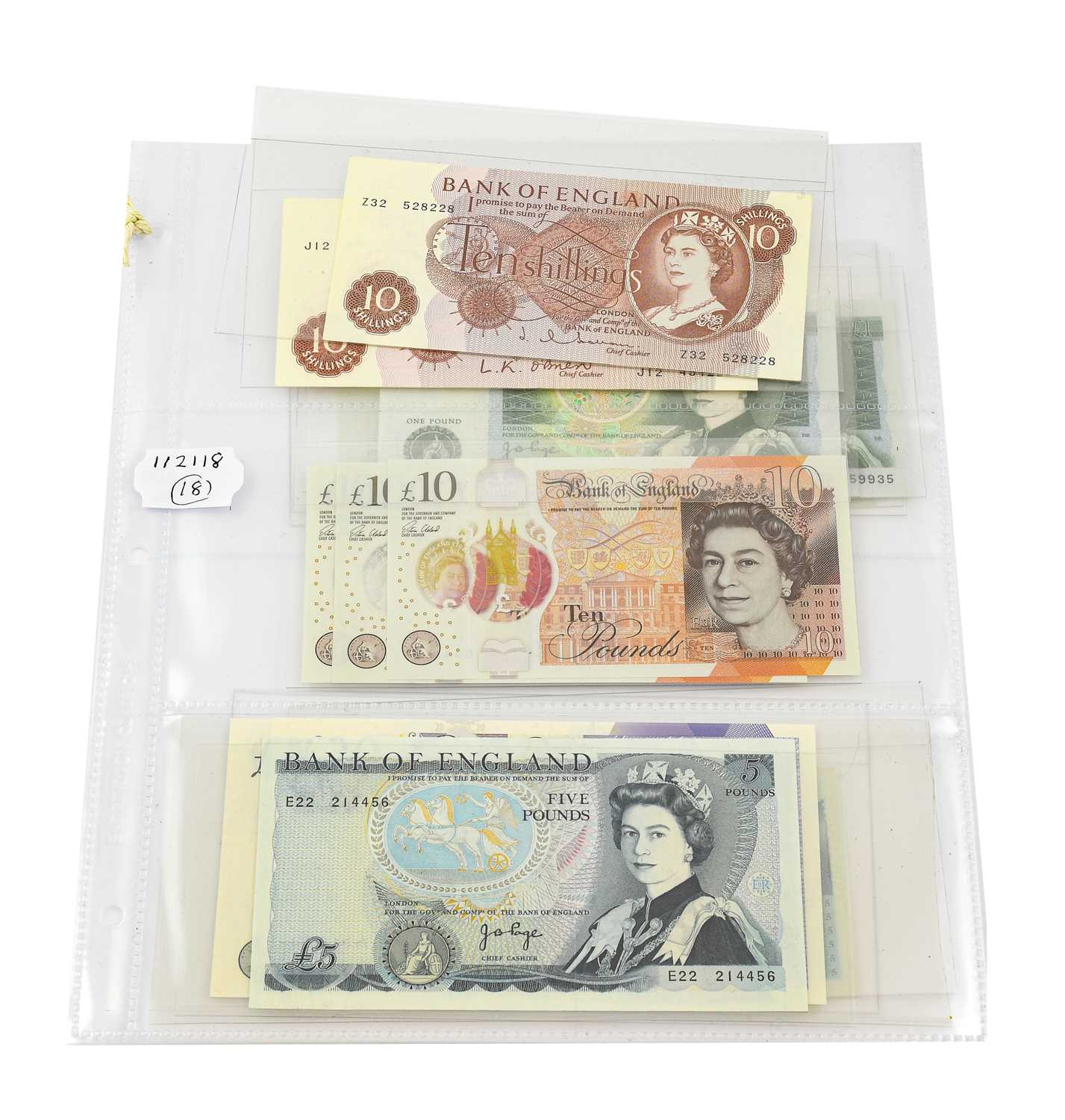 Lot 272 - A Collection of 15 x Bank of England Notes