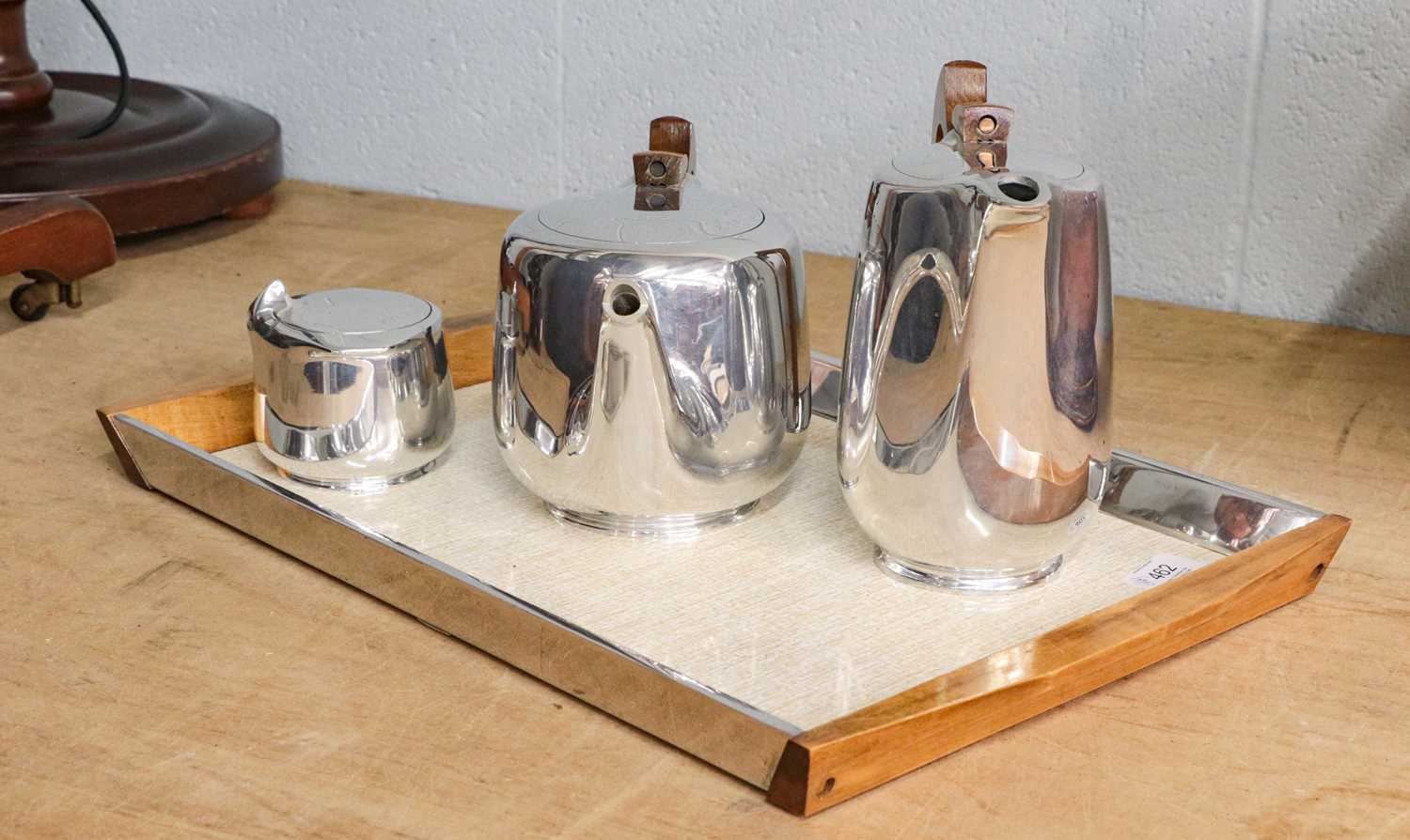 Lot 462 - Japanese root carving, Picquot ware tea set,