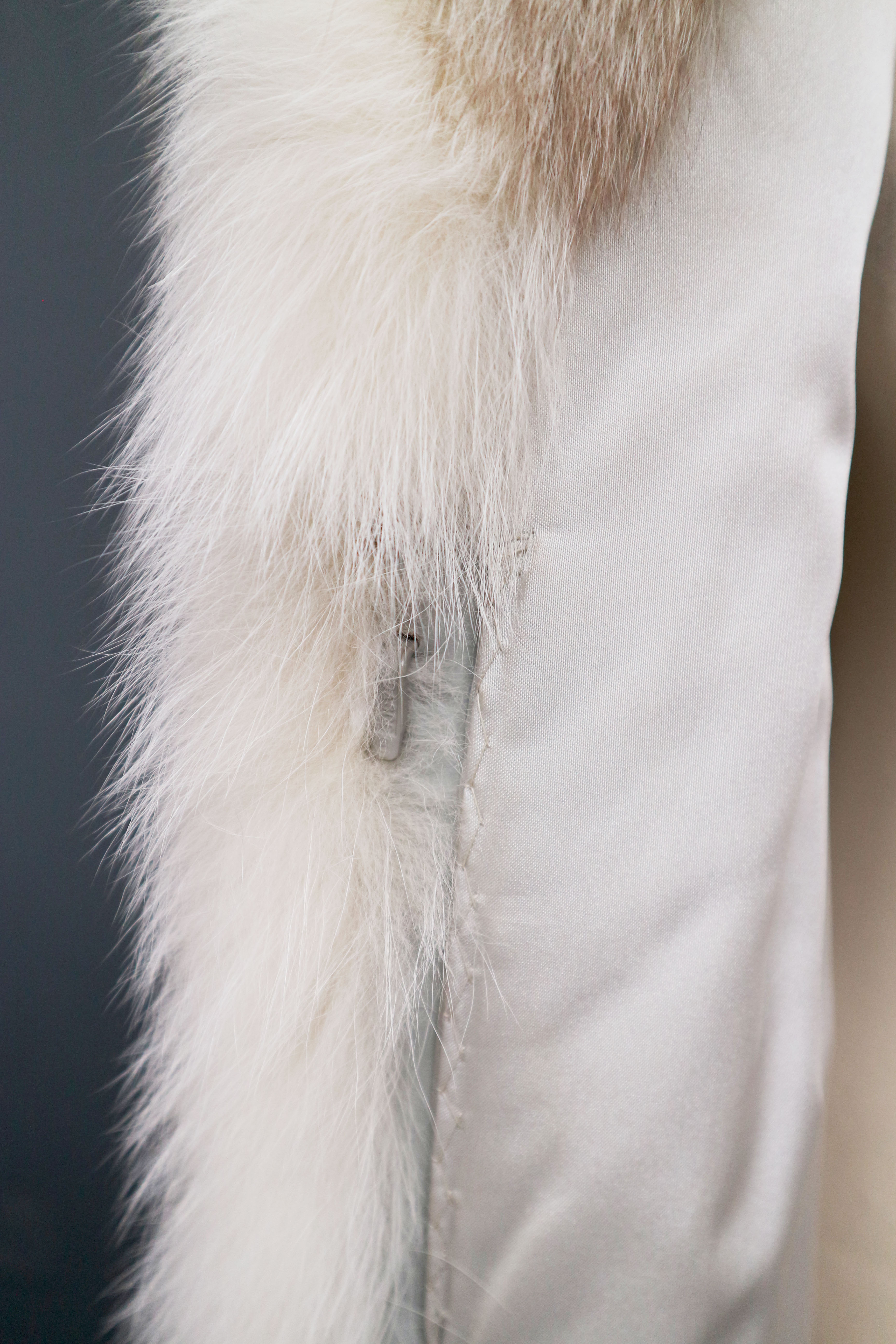 Lot 2132 - Ross Furriers, Leeds Long Silver Fox Fur