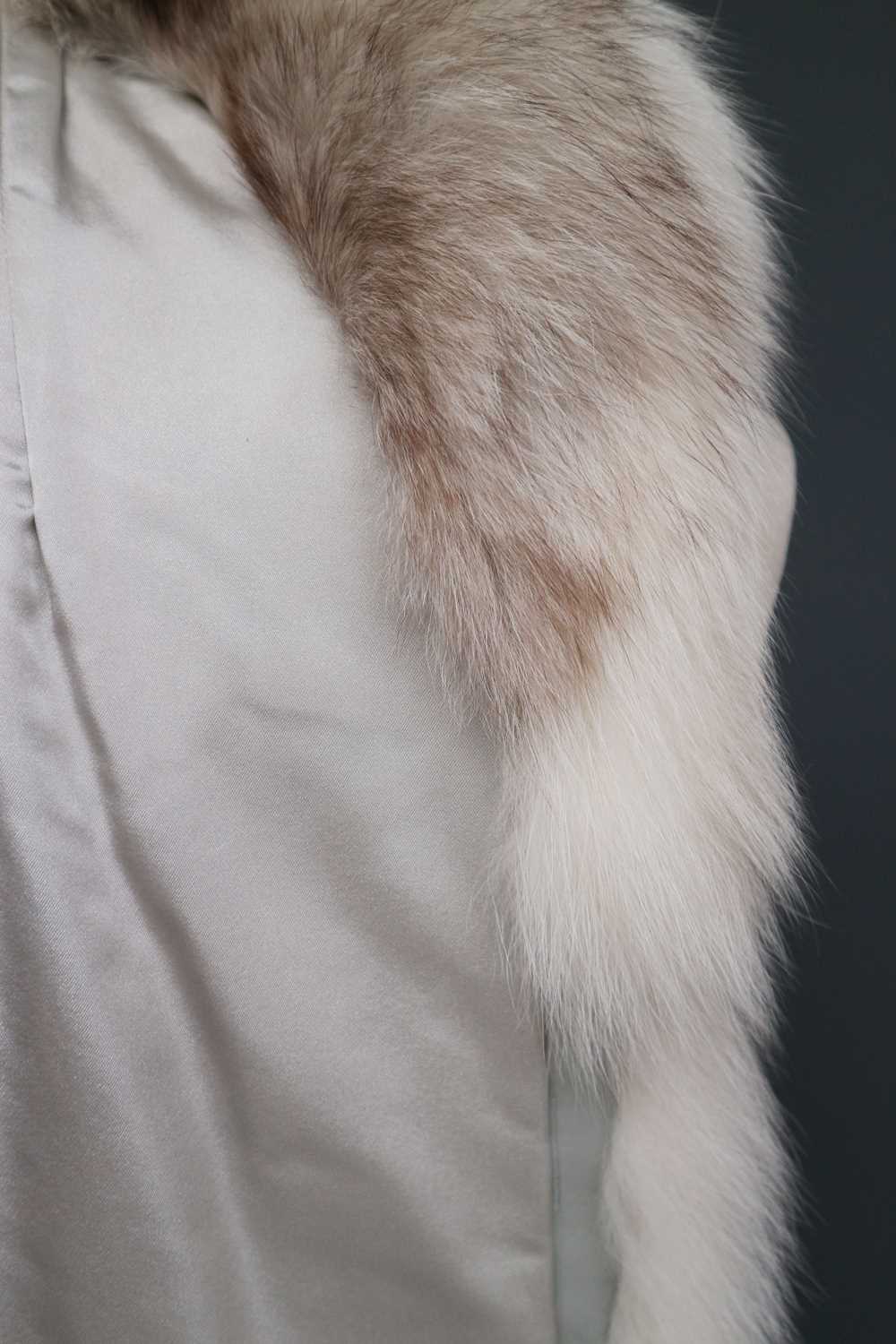 Lot 2132 - Ross Furriers, Leeds Long Silver Fox Fur