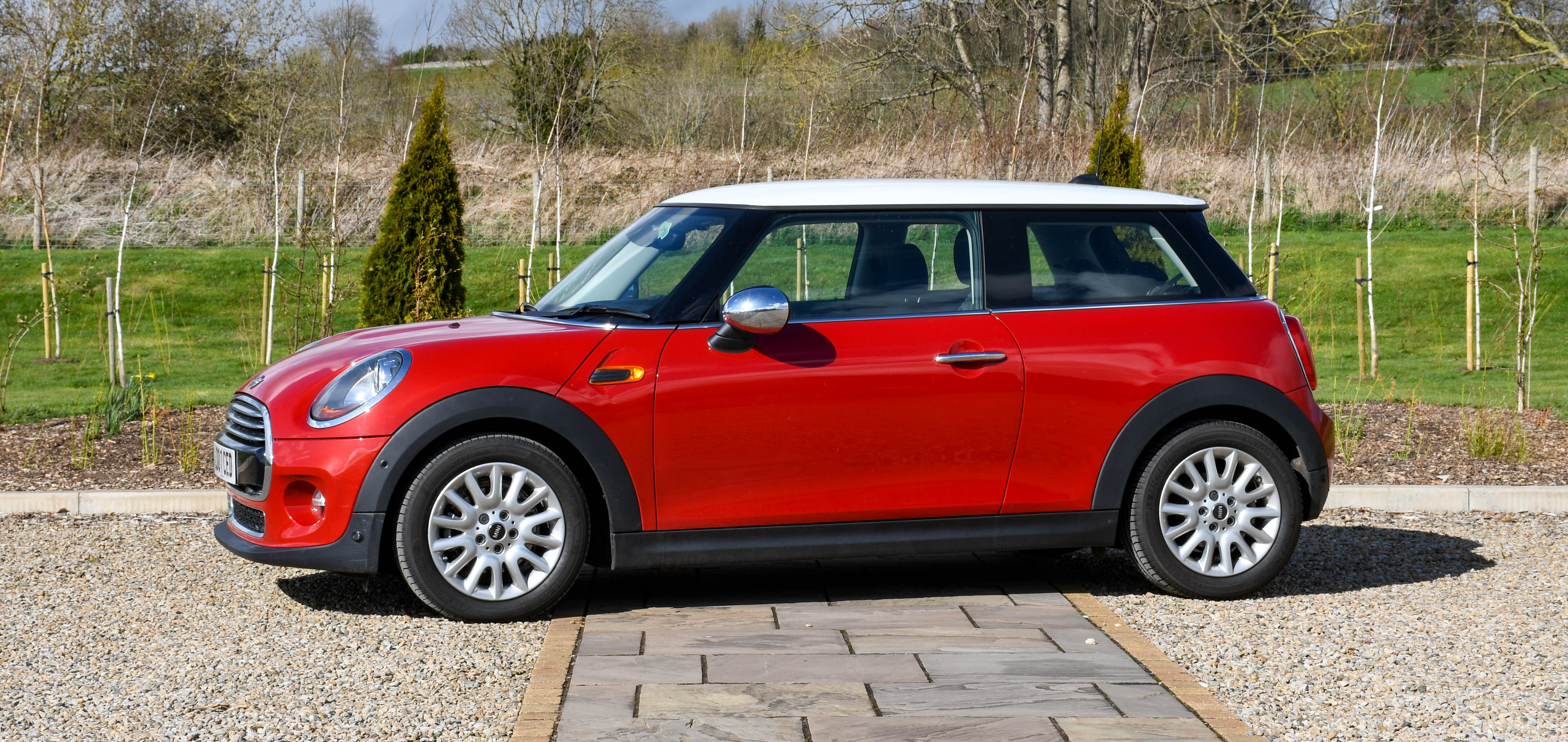 Lot 11 - 2016 Mini Cooper 3 Door (Auto) Registration