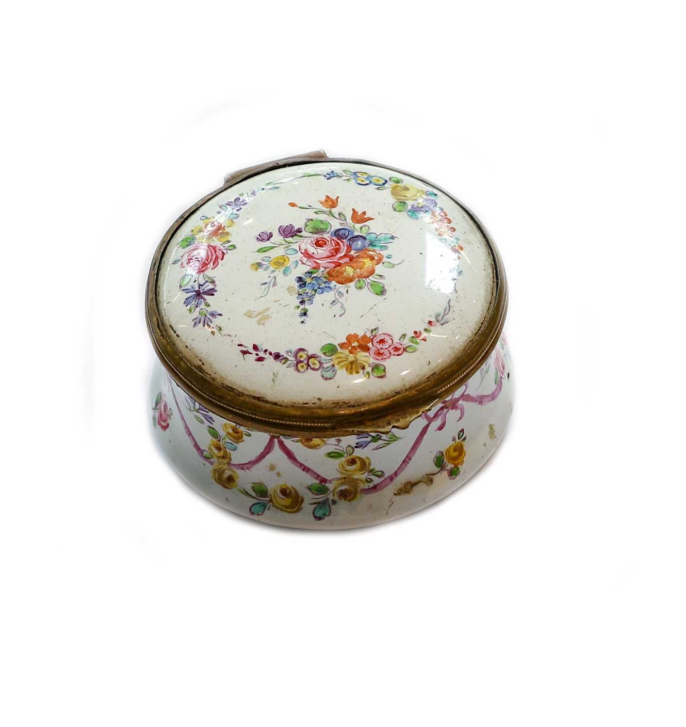 Lot 435 - An 18th century enamel box with hinged cover,