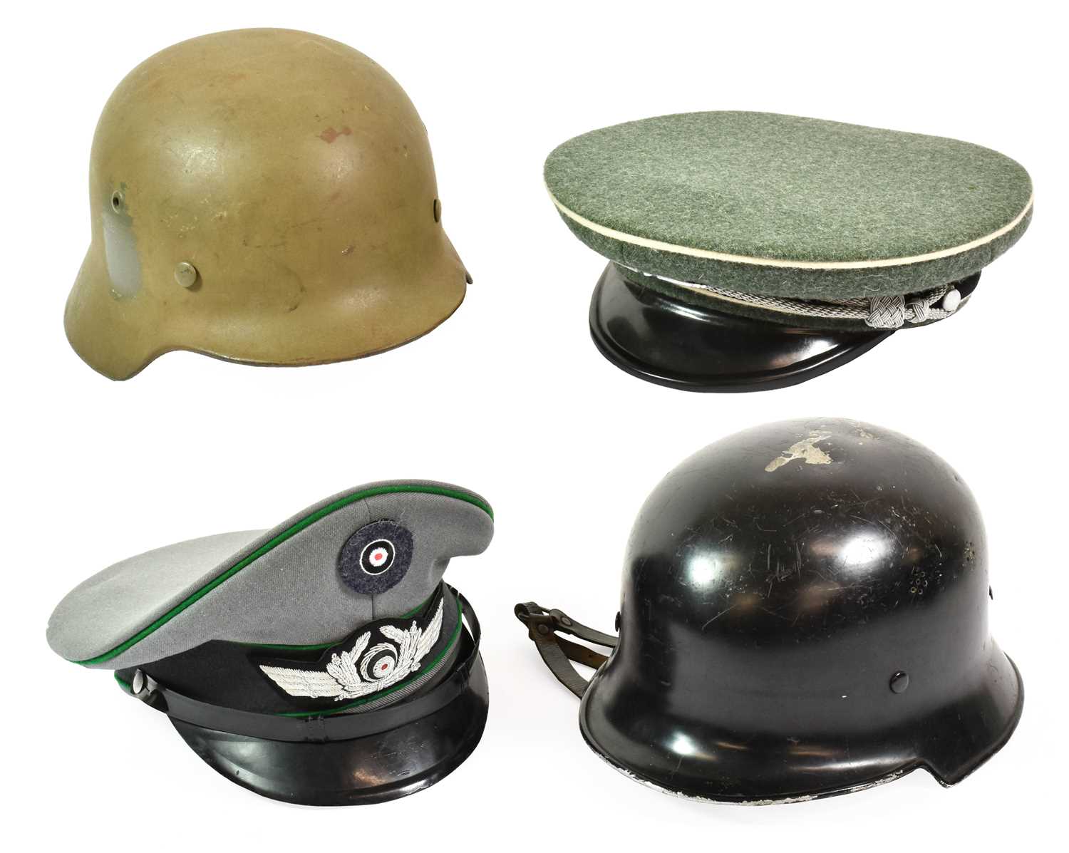 Lot 2267 - A Second World War German M40 Combat Helmet,