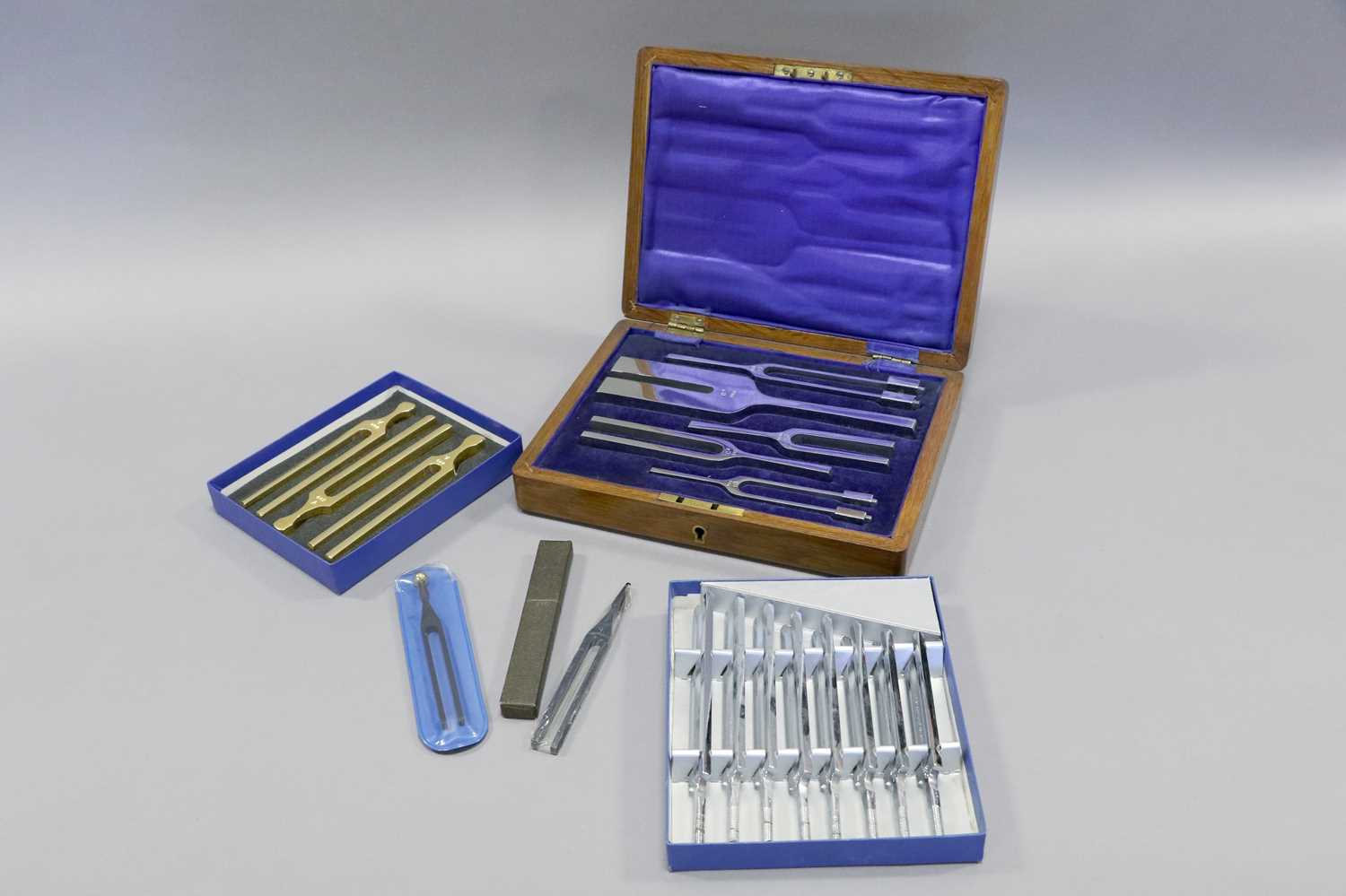 Lot 200 - Ragg Tuning Forks Ltd (Sheffield) Set Of