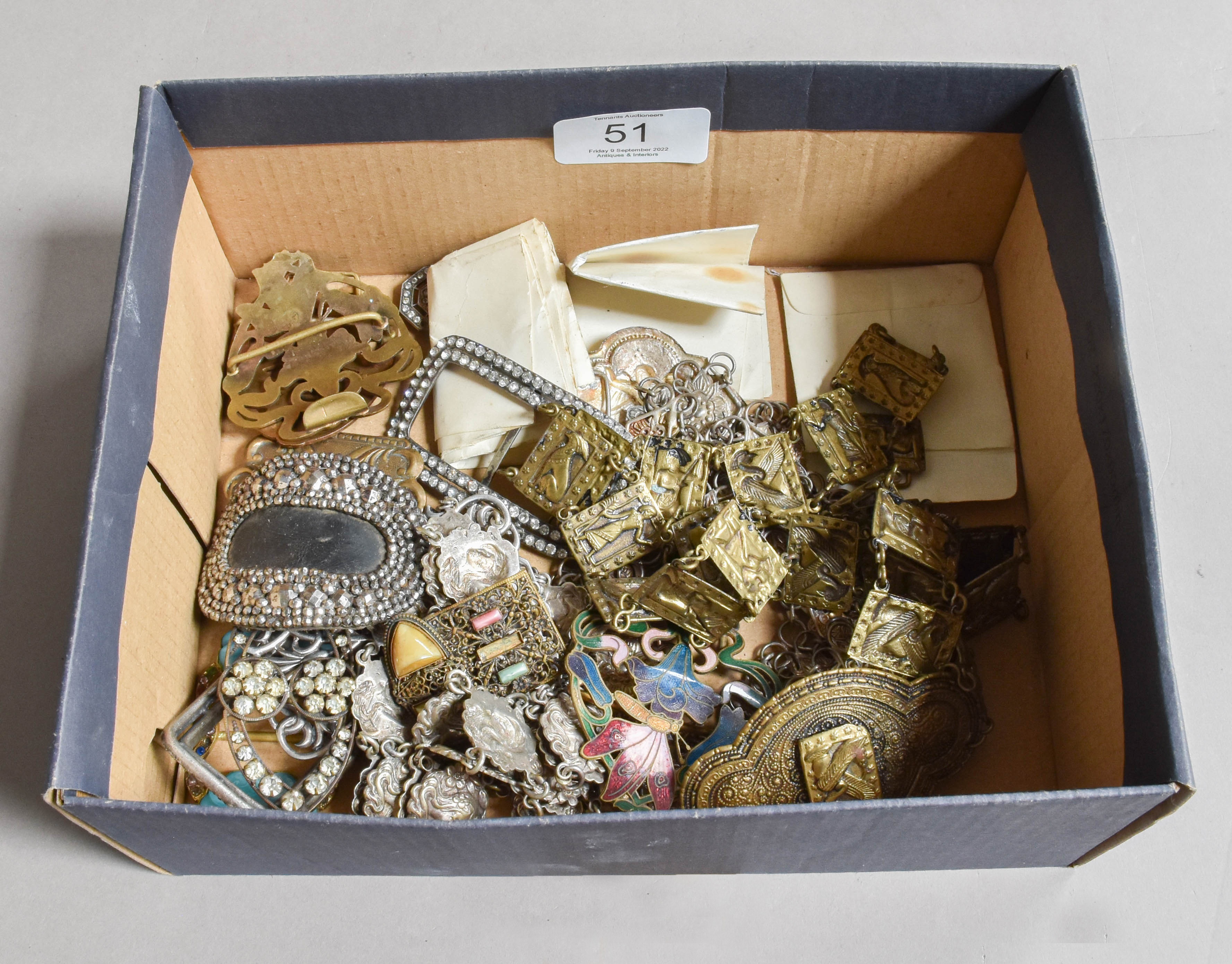Lot 51 - An interesting collection of bijouterie and