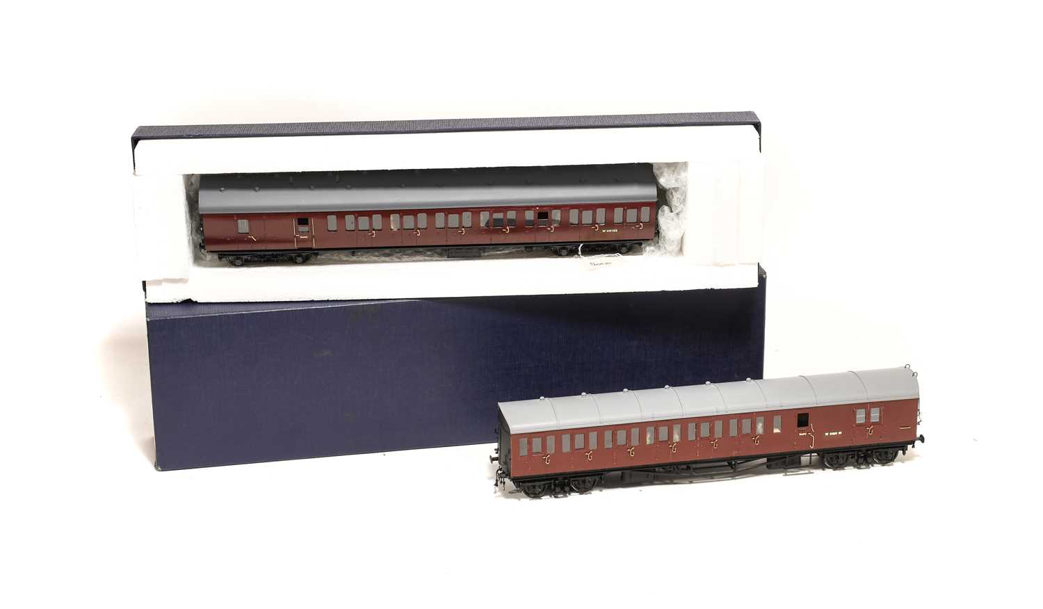 Lot 166 - Constructed O Gauge Coach Kits