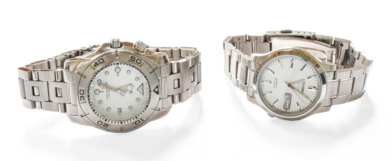 Lot 184 - A Stainless Steel Kinetic Calendar Centre