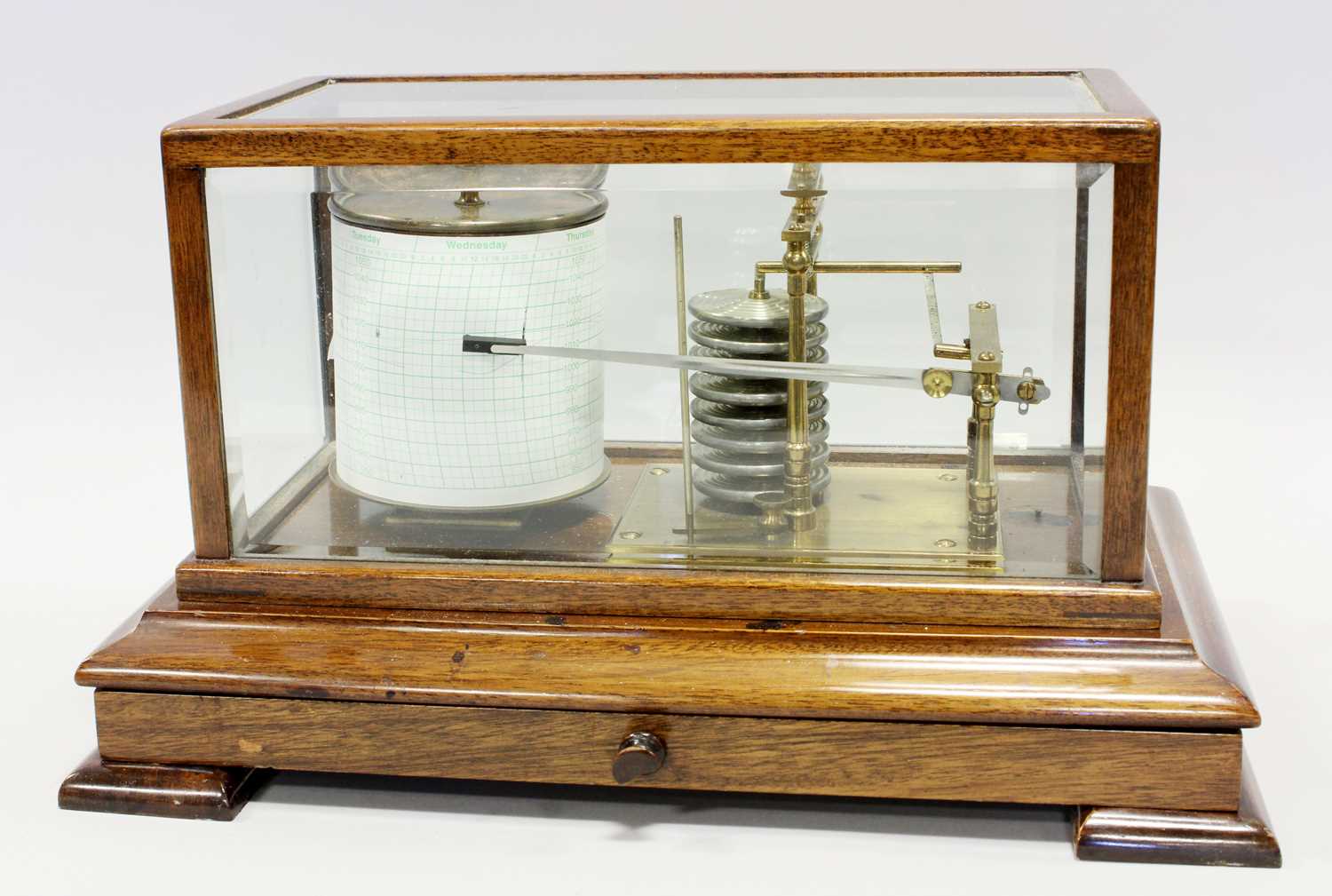 Lot 69 - Barograph