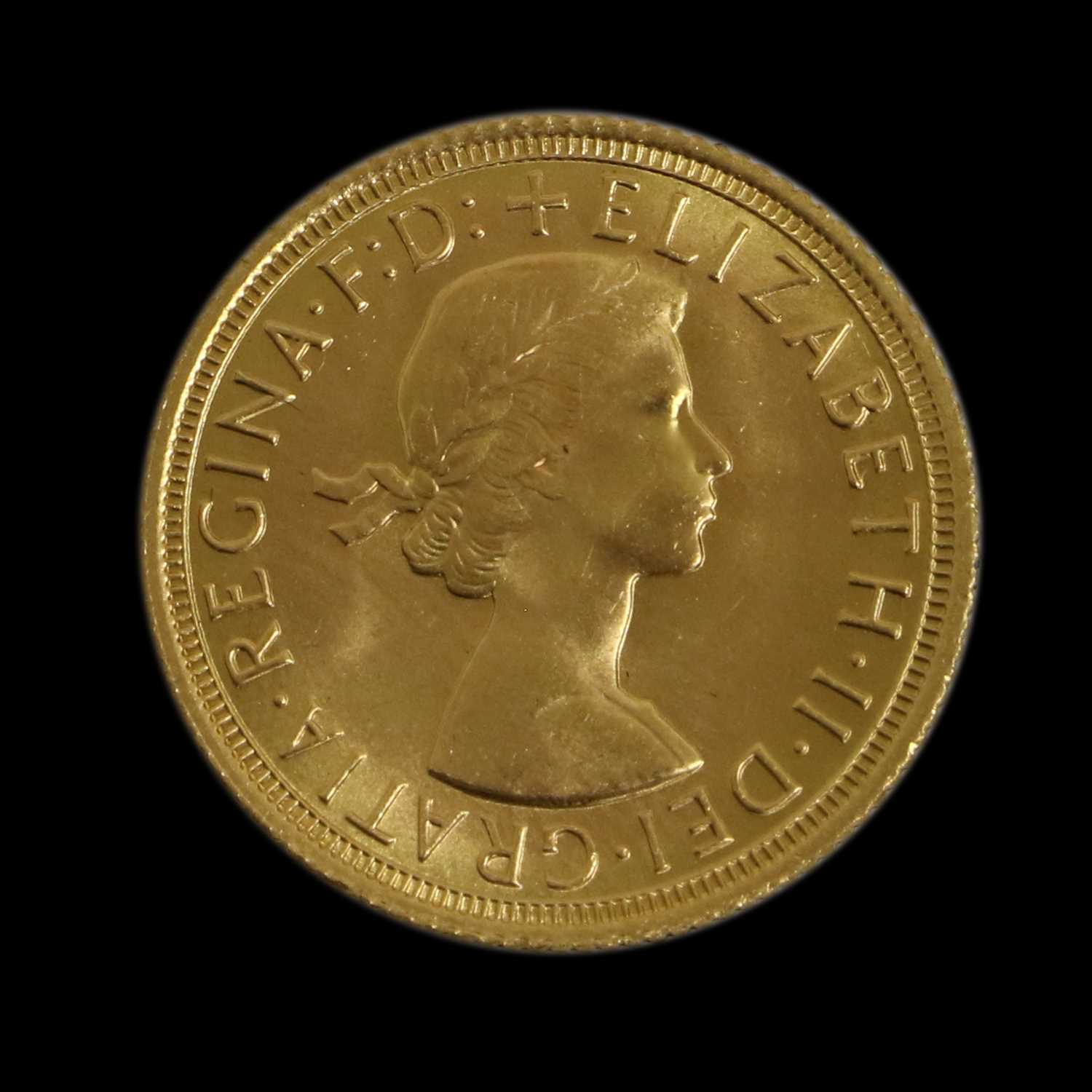 Lot 236 - Elizabeth II, Sovereign 1968, obv. Gillick