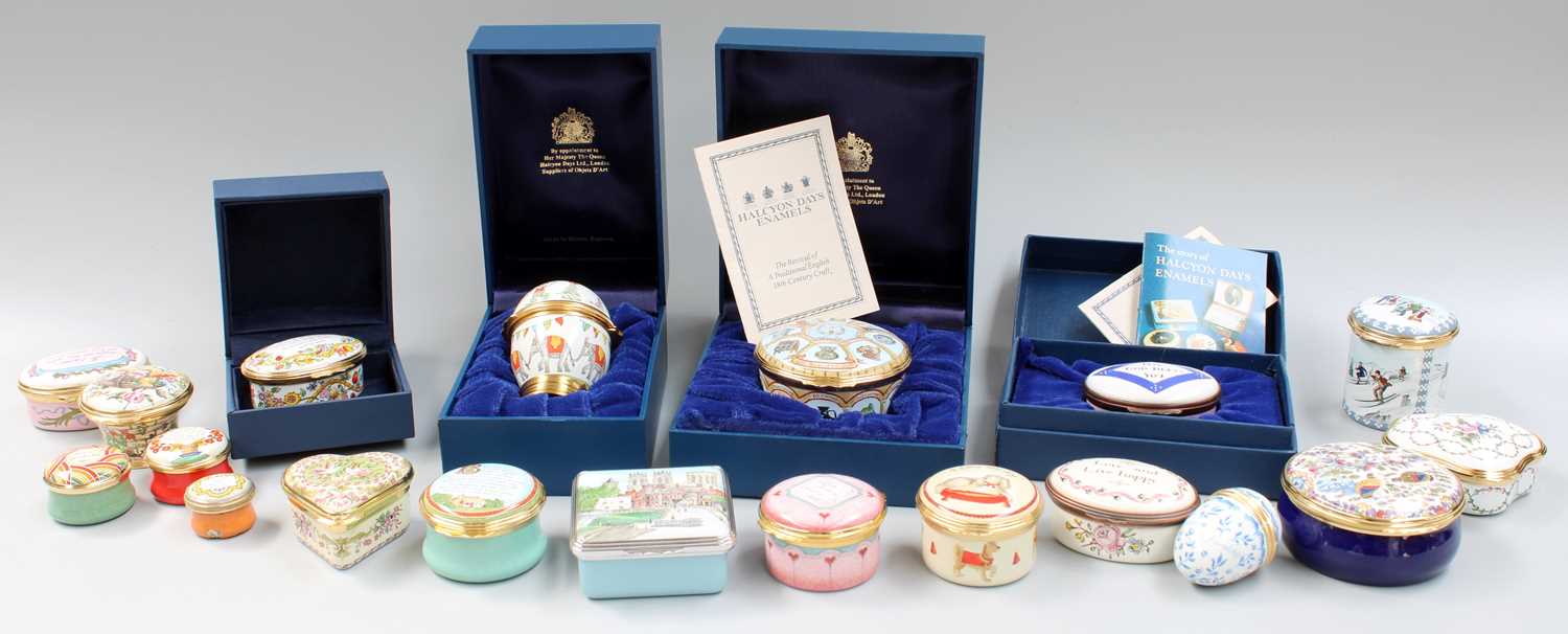 Lot 315 - A Collection of Nineteen Halcyon Days