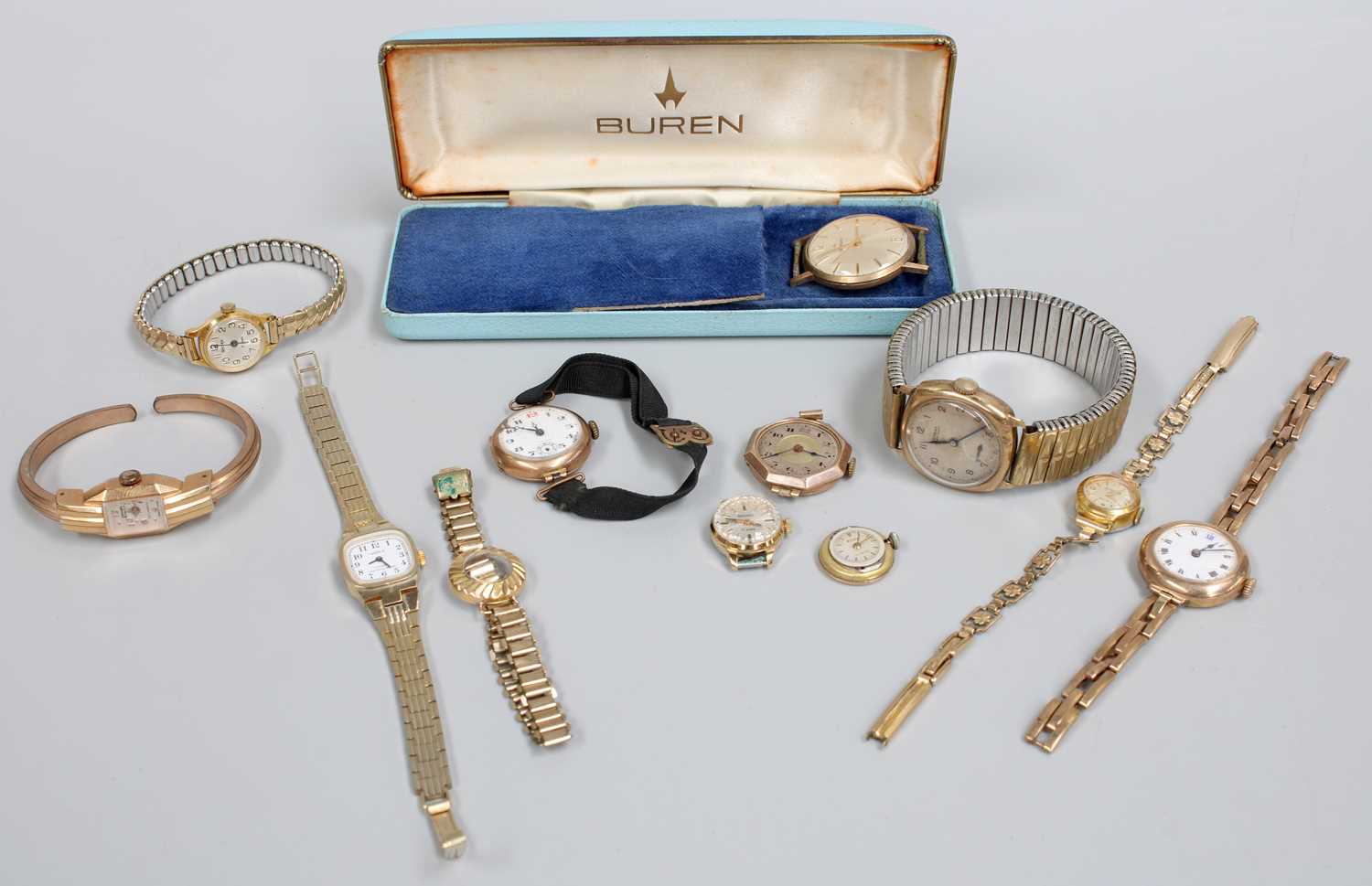 Lot 322 - A 9 Carat Gold Buren Wristwatch with Buren