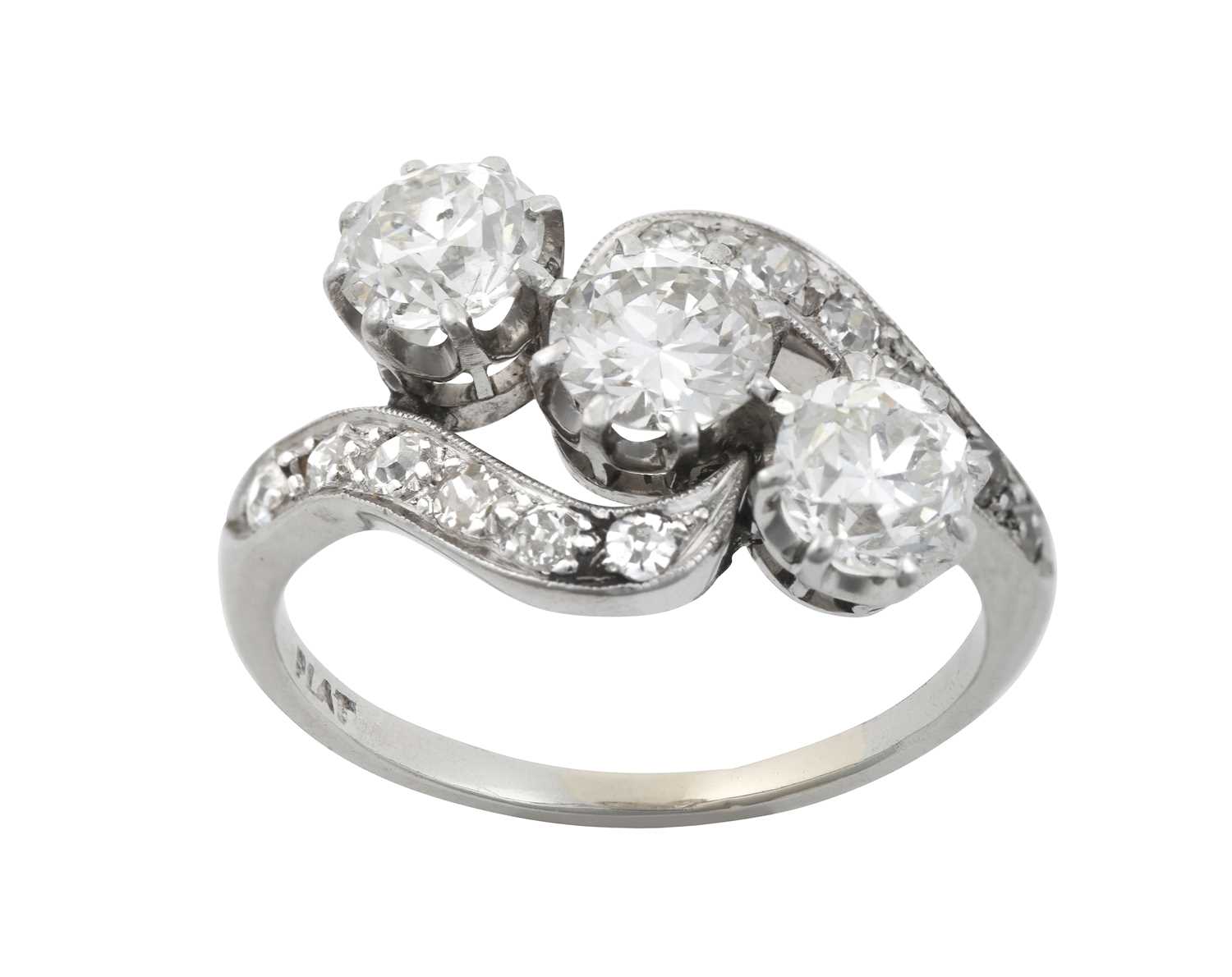 Lot 2226 - A Diamond Three Stone Twist Ring the