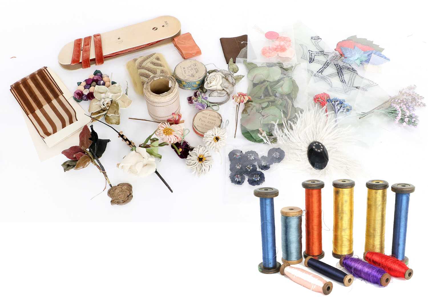 Lot 2277 - Early 20th Century Millinery Accessories