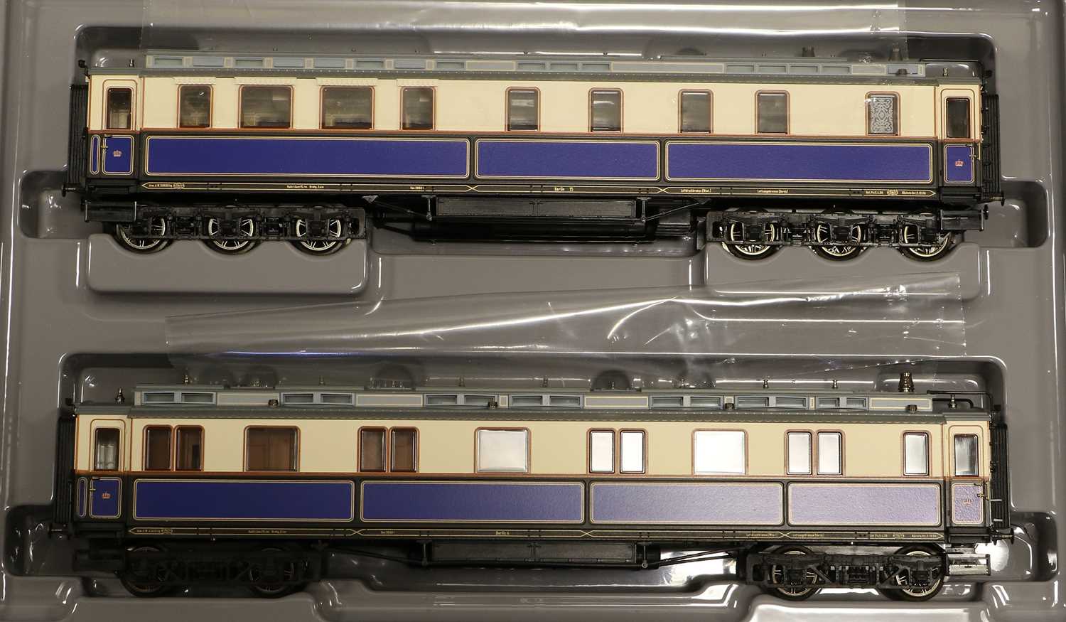 Lot 4401 - Trix HO Gauge The Imperial Court Train Of