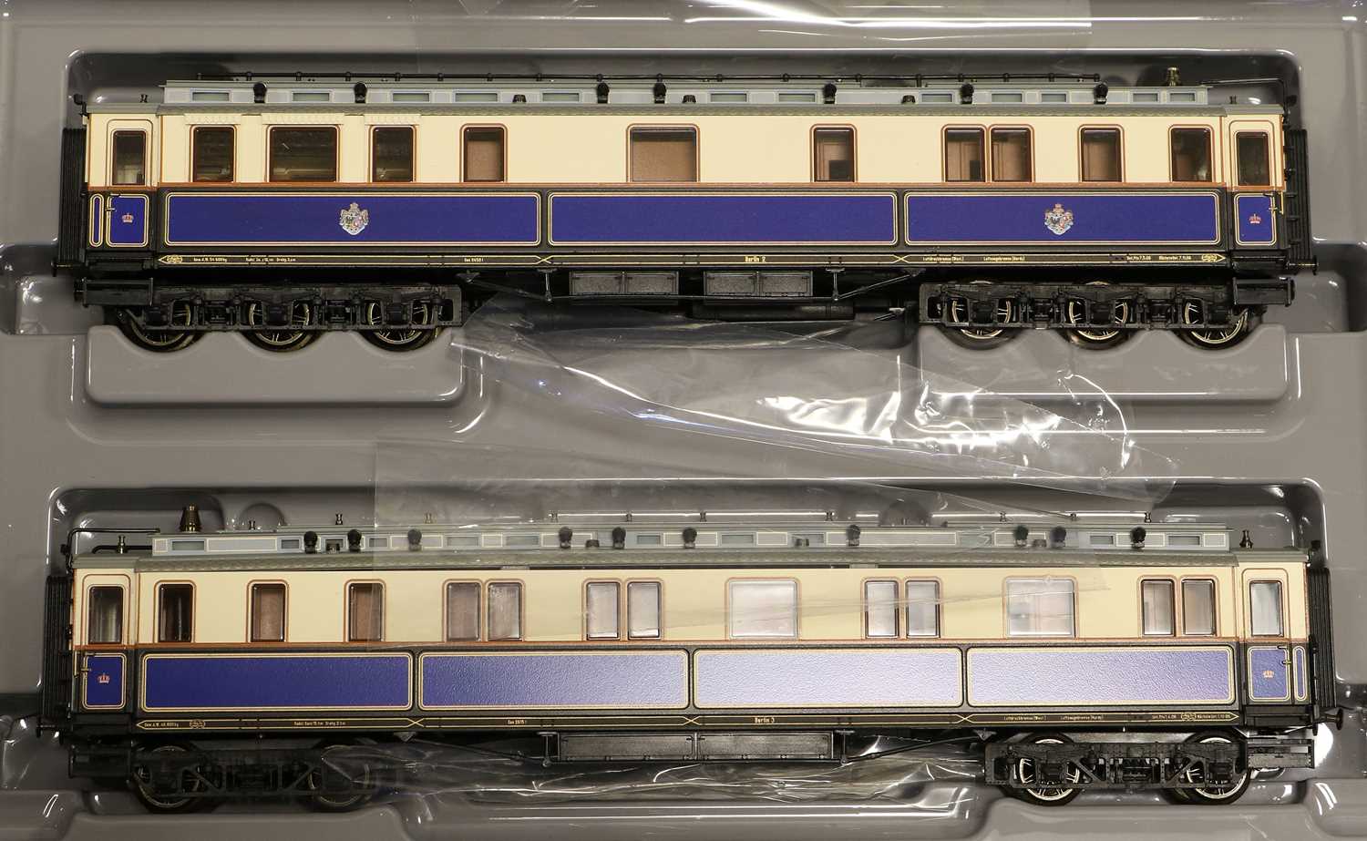 Lot 4401 - Trix HO Gauge The Imperial Court Train Of