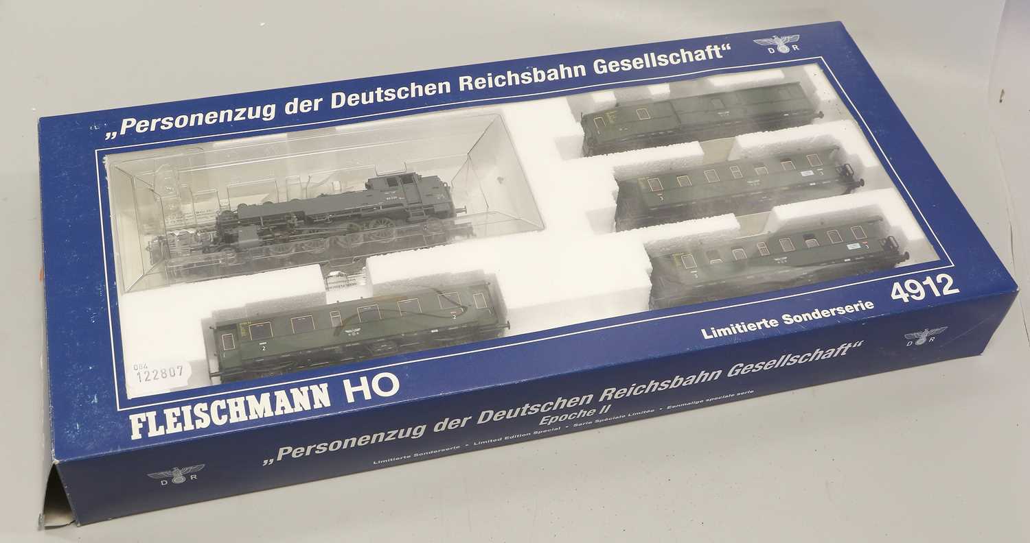 Lot 4258 - Fleischmann HO Gauge 4912 Passenger Train