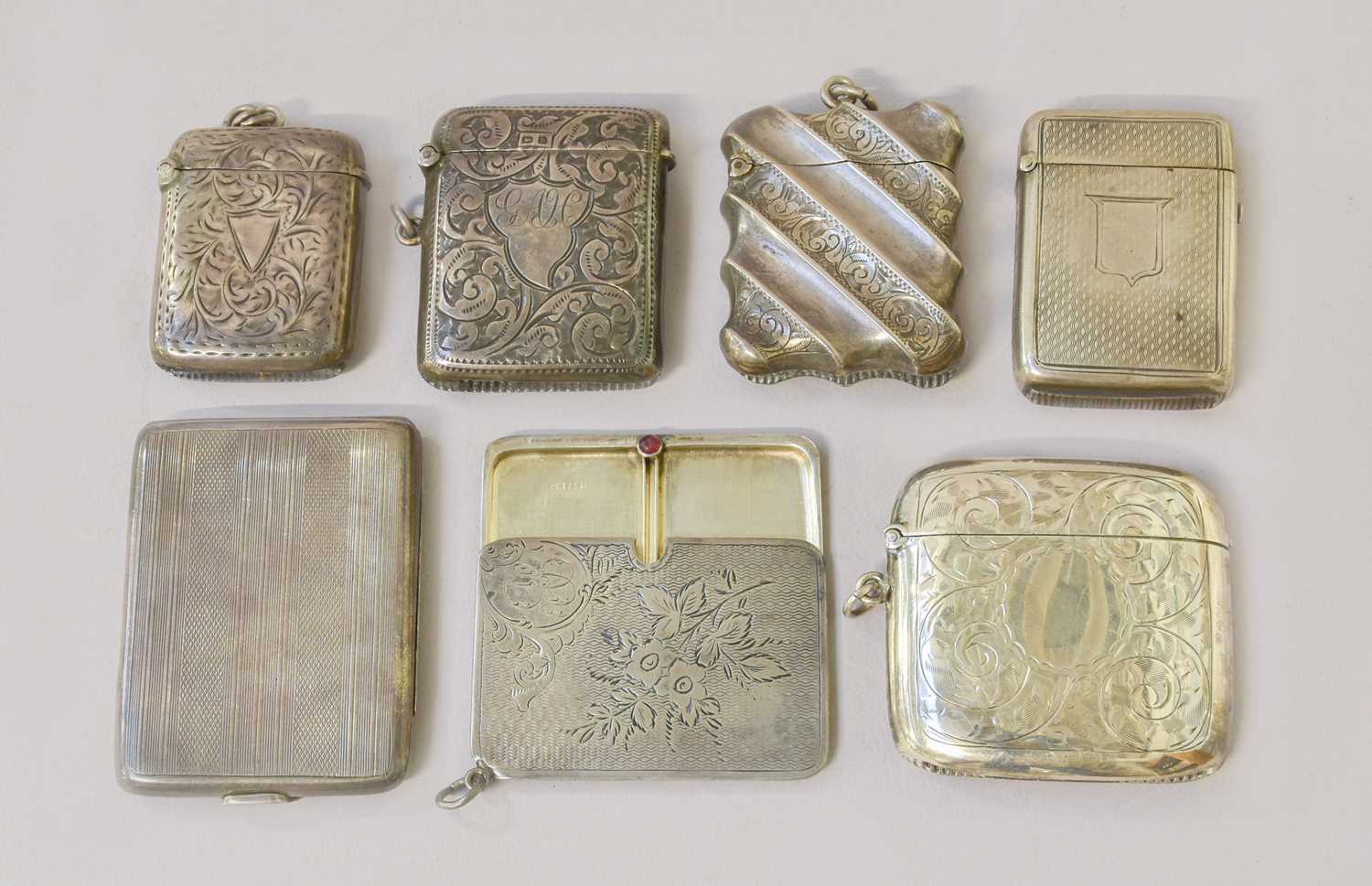Lot 110 - A Collection of Five Various Silver