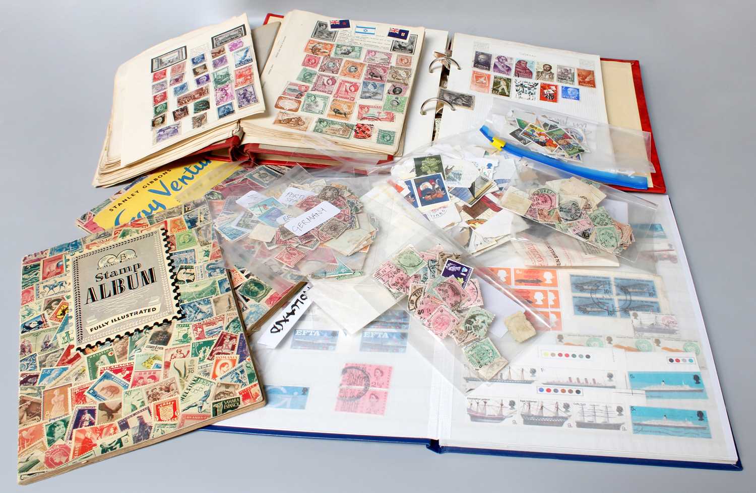 Lot 218 - Collectors Items, including commemorative