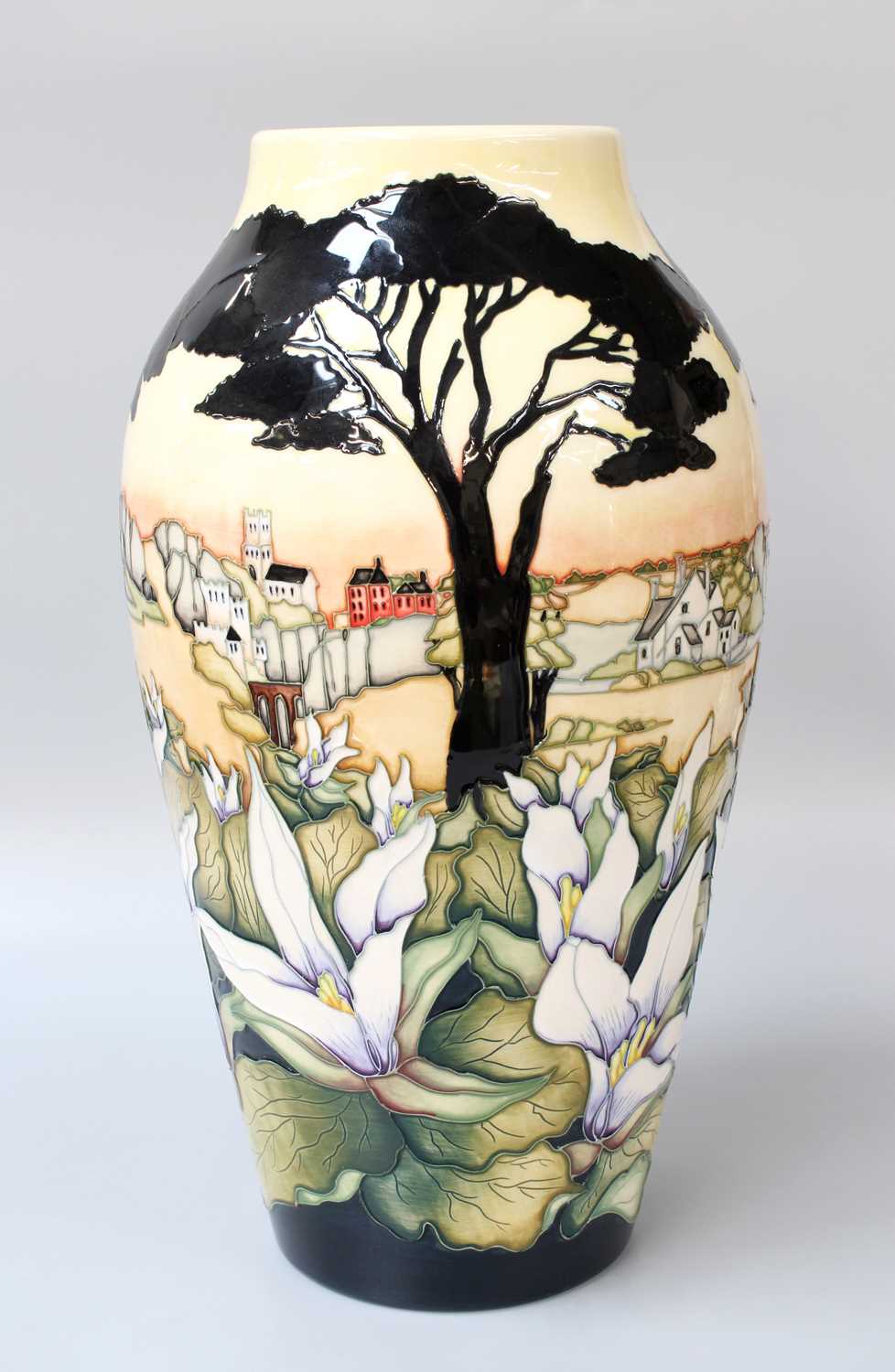 Lot 219 - A Modern Moorcroft "Trinity Flower" Pattern