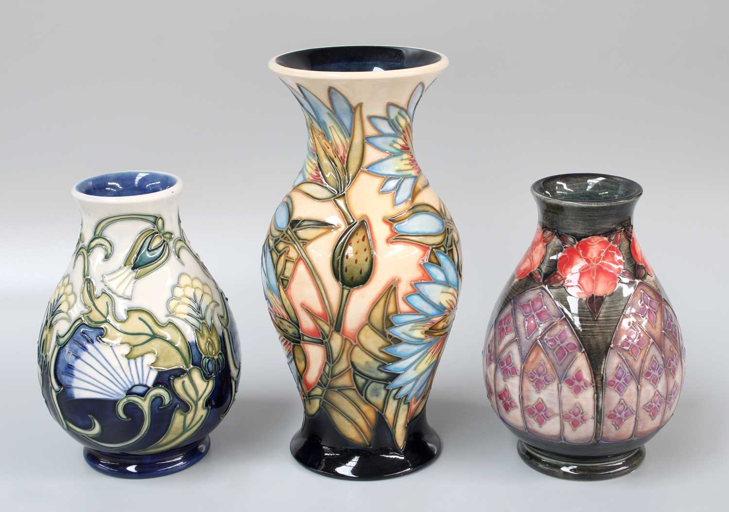 Lot 184 - A Modern Moorcroft "Samarkand Lily" Pattern