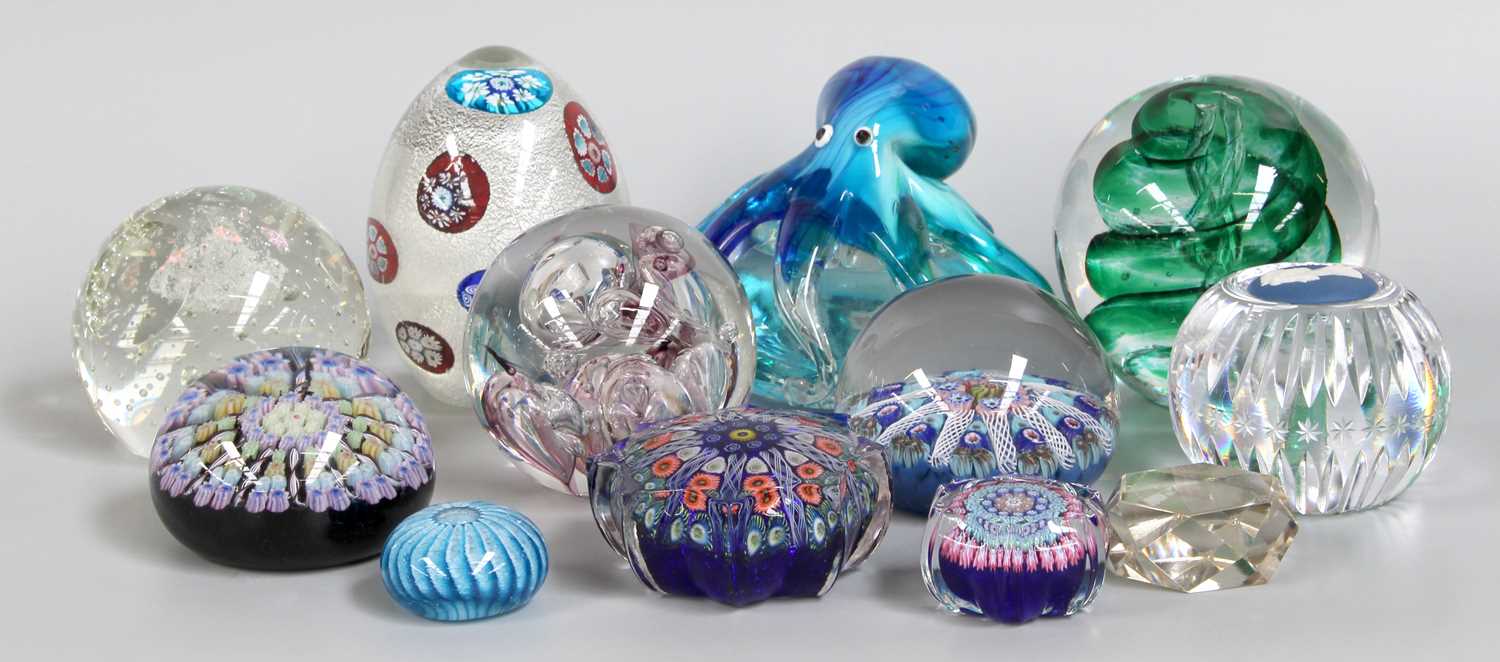 Lot 402 - A Collection of Modern Glass Paperweights