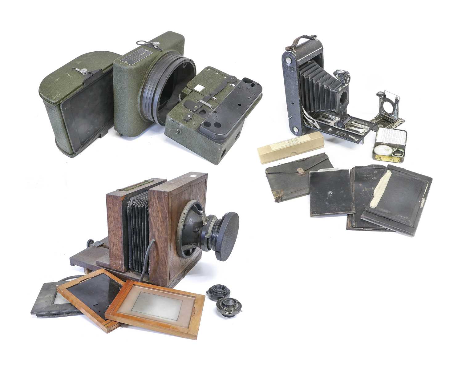 Lot 165 - A Kodak Aero-Ektar Plate Camera, with oak