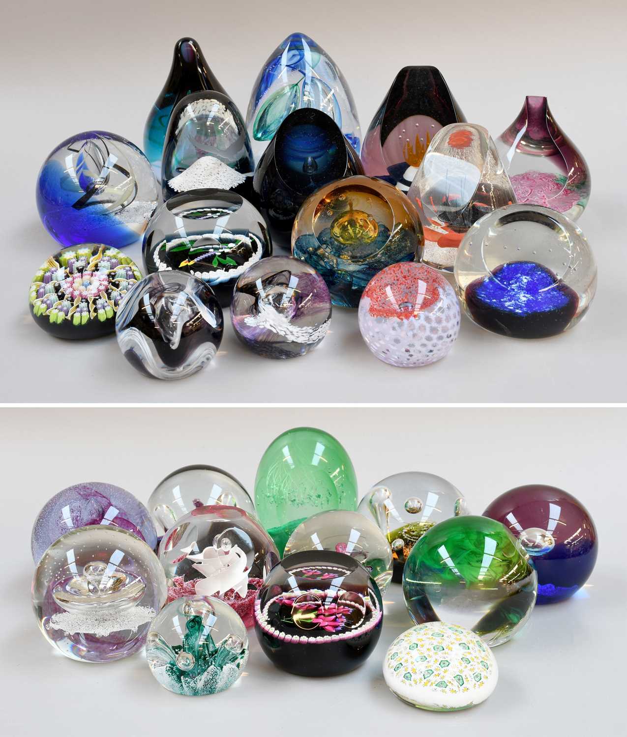 Lot 369 - Paperweights Including Limited Edition