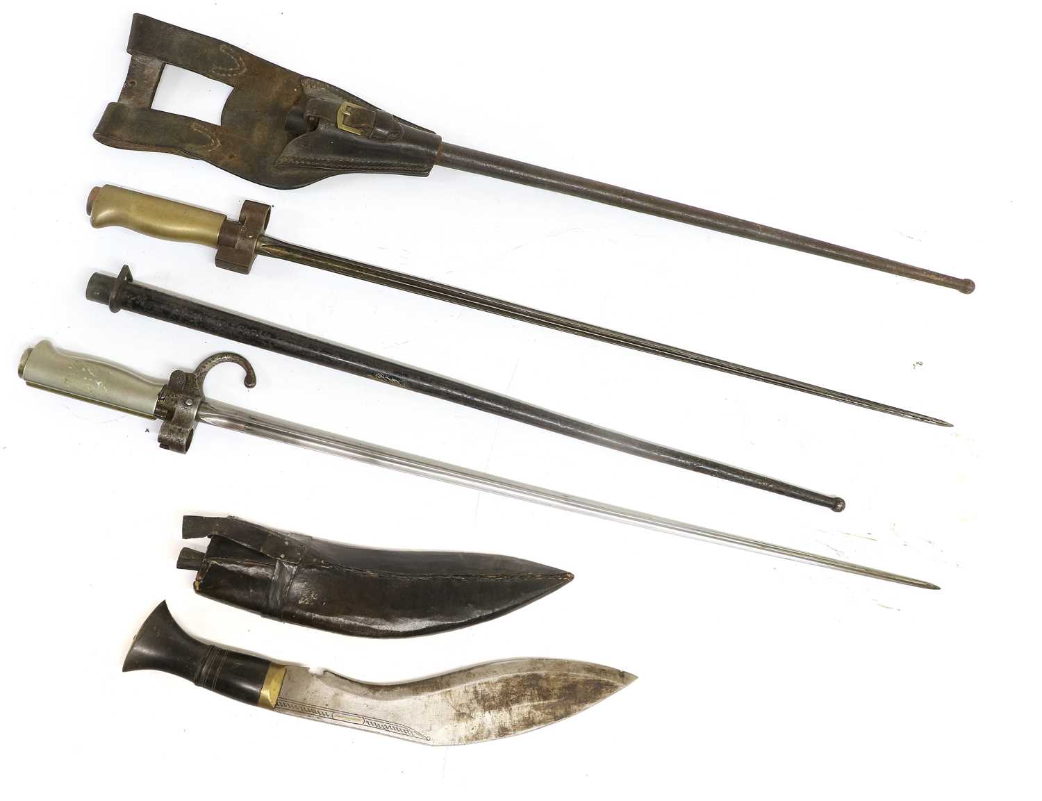 Lot 280 - A French Model 1886 Epee Bayonet, with steel