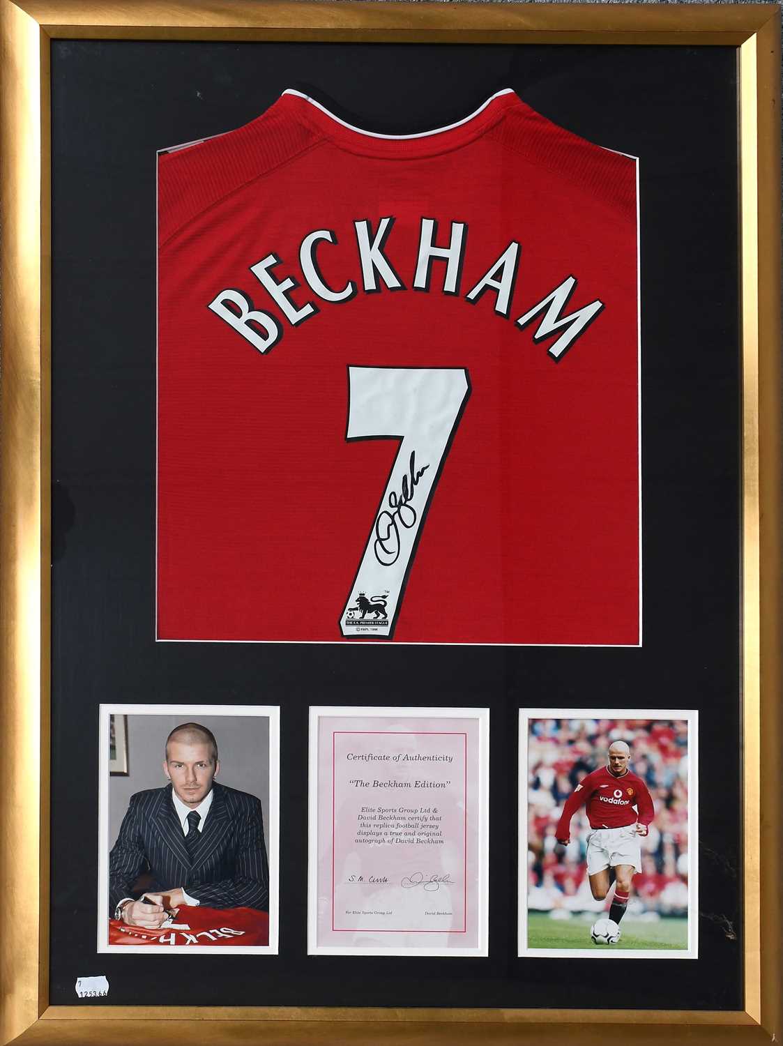 Lot 8 - David Beckham Autographed Manchester United