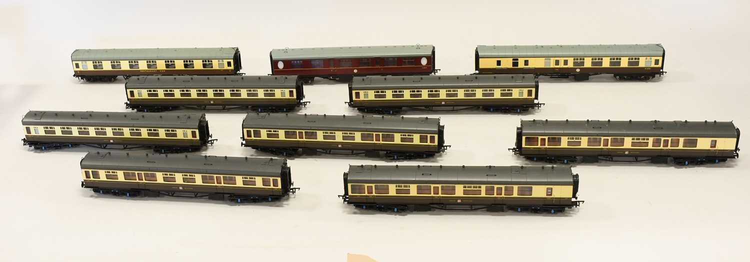 Lot 190 - Bachmann OO Gauge Great Western Coaches