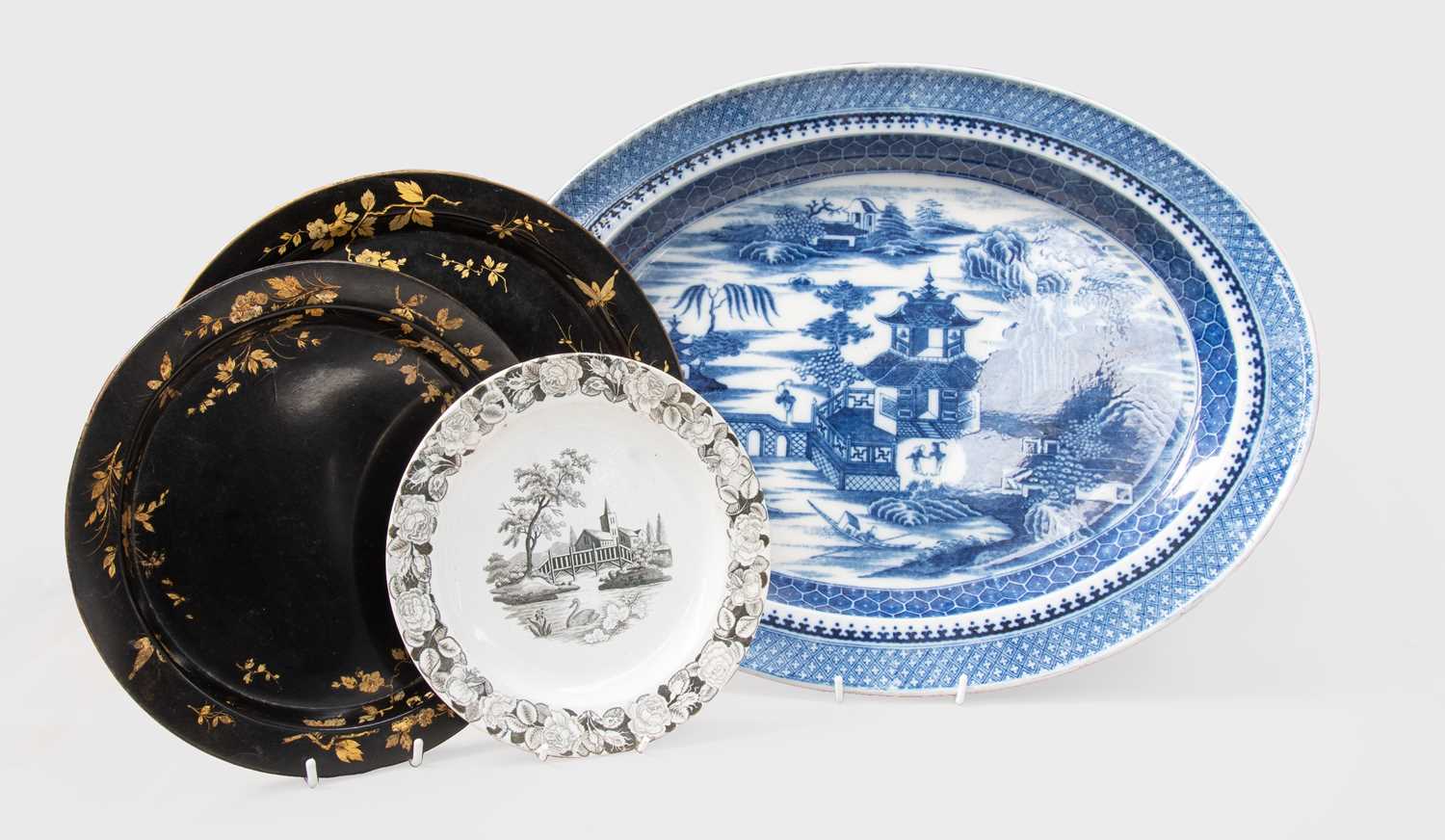 Lot 168 - A Pearlware Platter, together with a Leeds