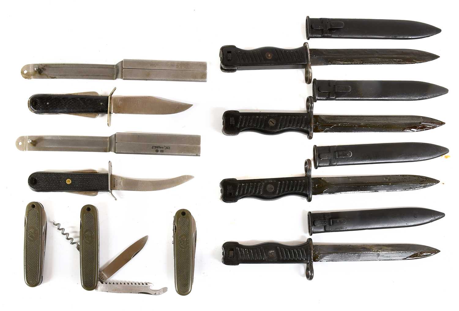 Lot 367 - An RAF Aircrew Survival Knife, the 10cm clip