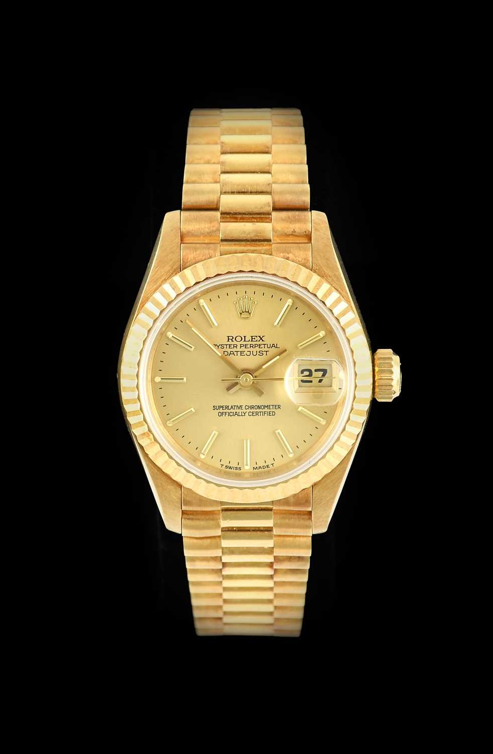 Lot 2289 - Rolex: A Lady's 18 Carat Gold Automatic