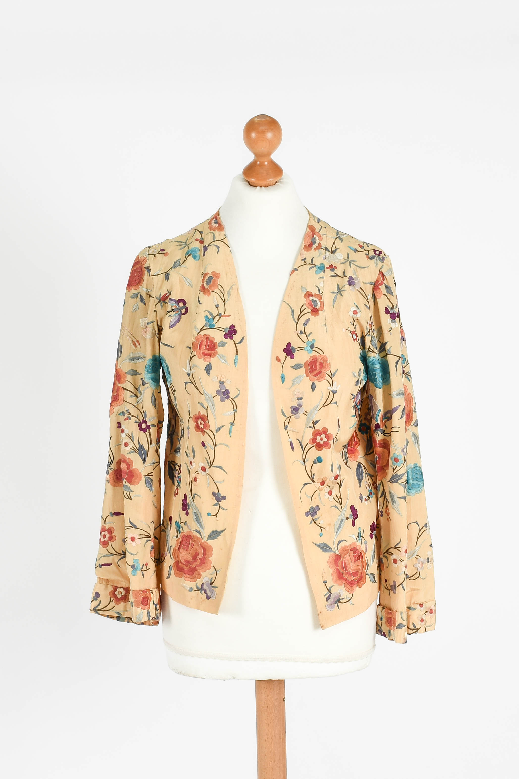 Lot 2071 - Circa 1930s Chinese Blue Silk Jacket with
