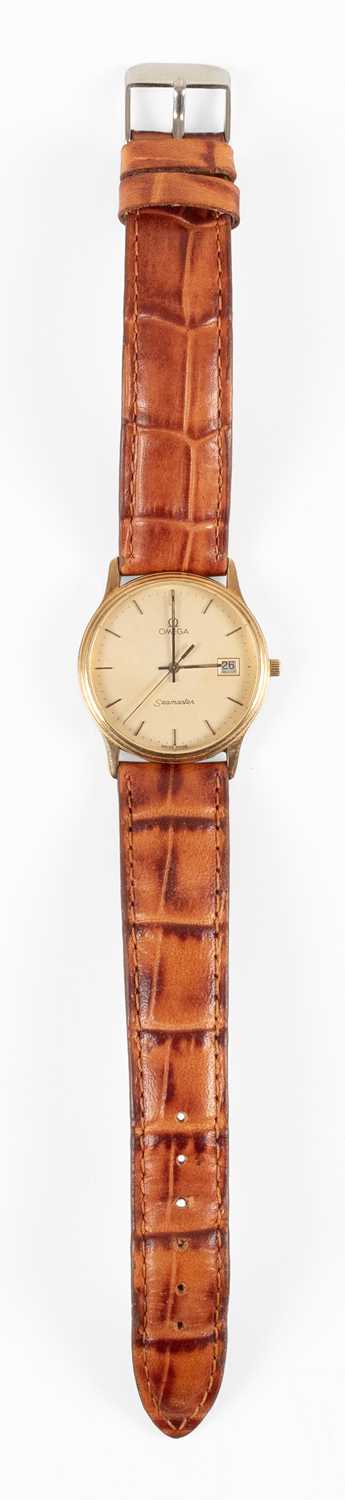 Lot 173 - A 9 Carat Gold Calendar Centre Seconds